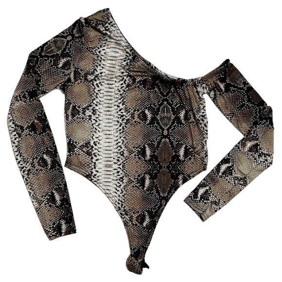 Boohoo | Tops | Boohoo Asymmetrical Off The Shoulder Snakeskin Bodysuit ...